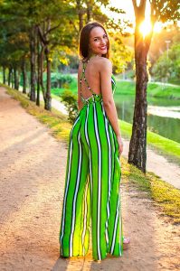 7 Stylish Outfit Ideas for Tropical Climates - Tropical House & Garden