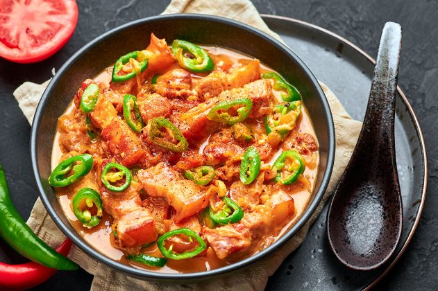 How to Prepare Bicol Express, a Filipino Spicy Stew - Tropical House ...