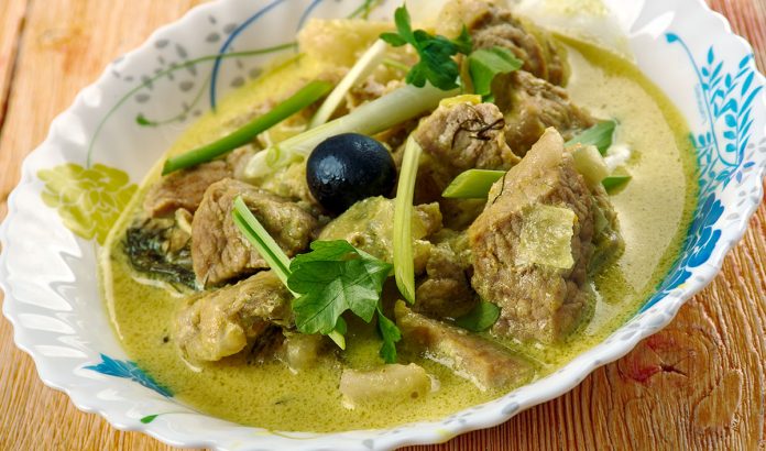 How to Prepare Bicol Express, a Filipino Spicy Stew - Tropical House ...
